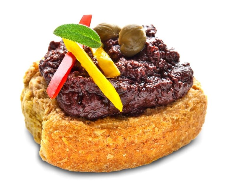 Mediterranean Homemade Olive Paste Spread (Low-Calorie, Vegan)