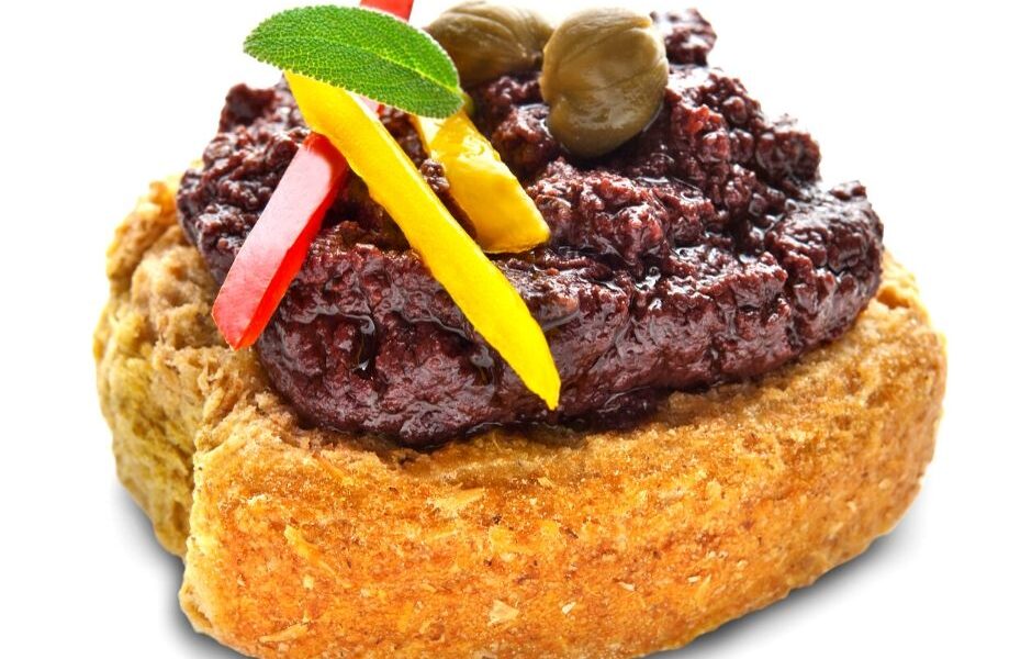 Mediterranean Homemade Olive Paste Spread (Low-Calorie, Vegan)